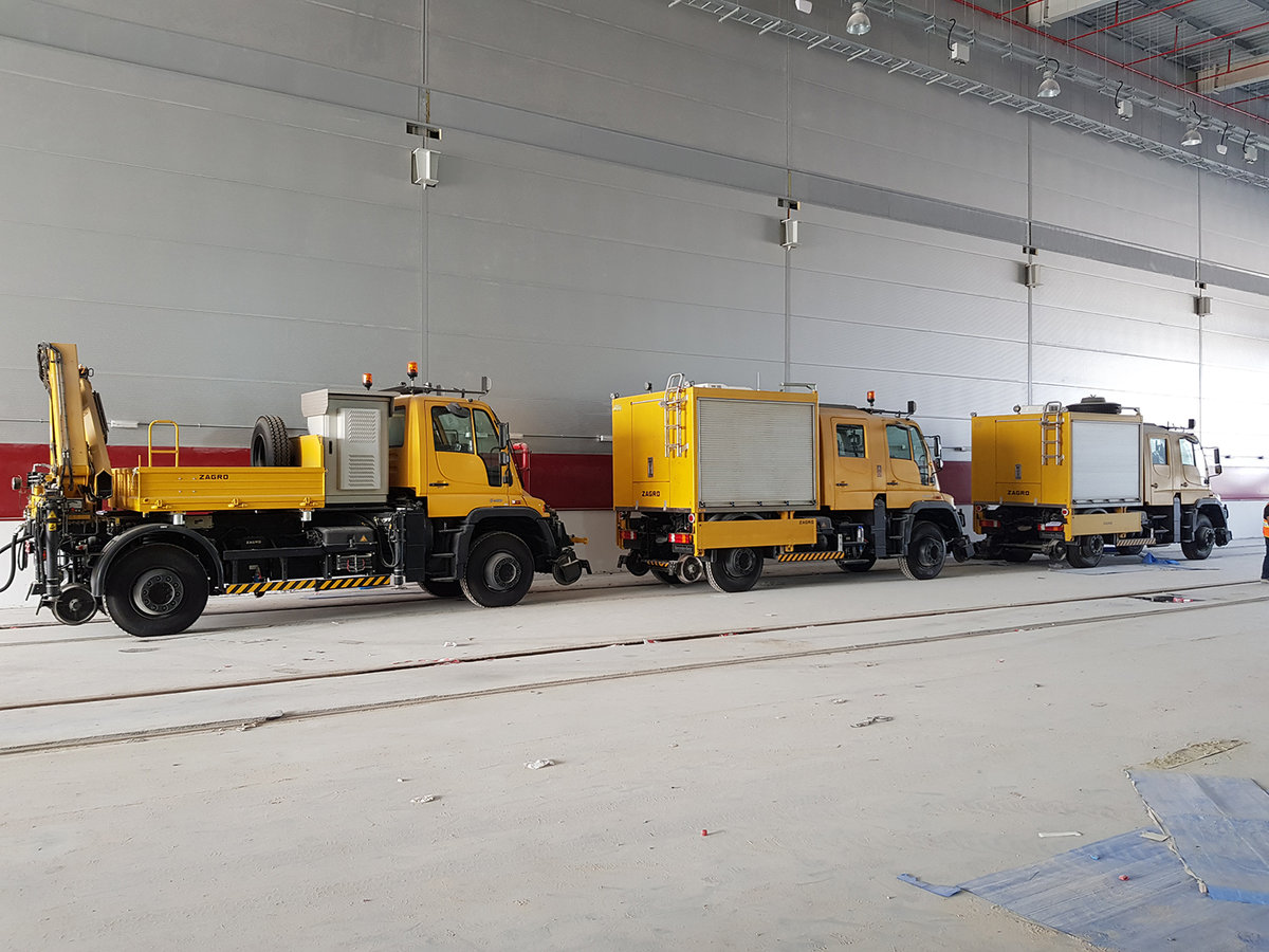 Erste ZAGRO Zweiwegefahrzeuge Unimog U 400 für Doha, Katar