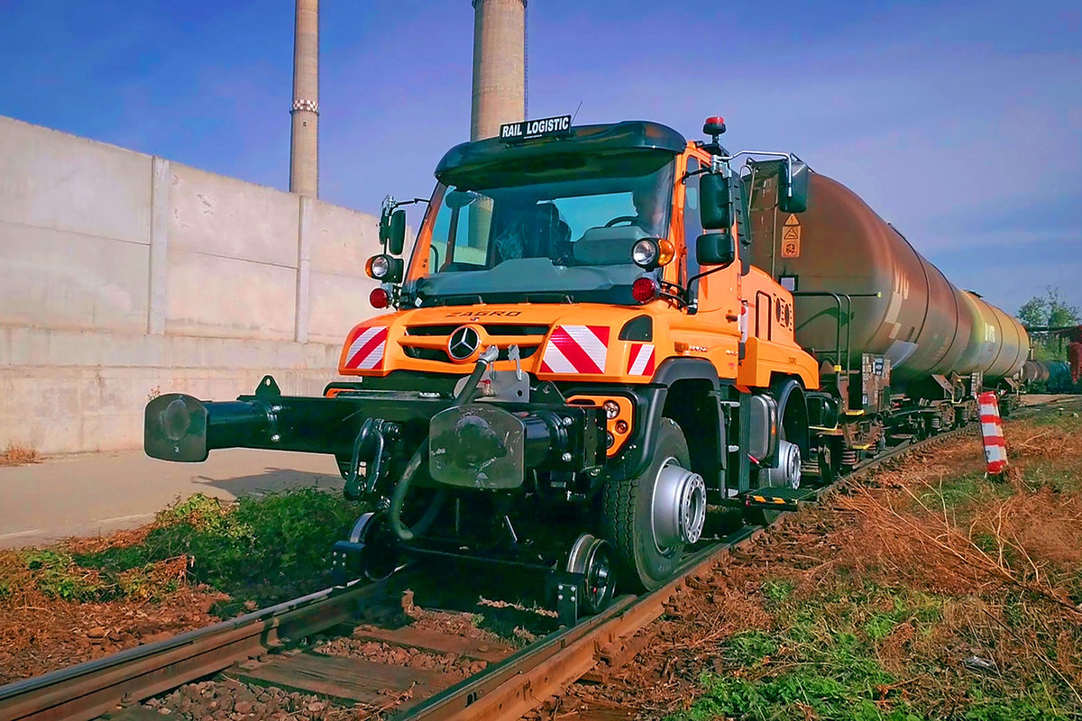 Road rail Unimog for shunting work in romania